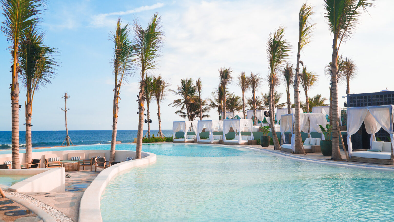 First Cultural Beach Lounge - Moonstone